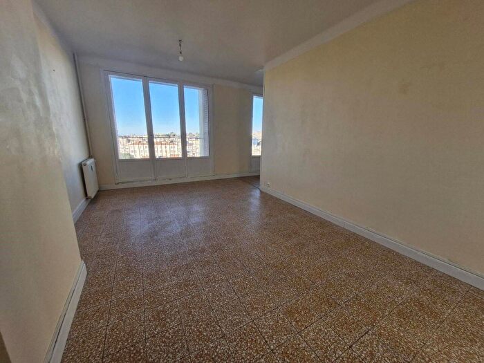 Appartement à louer - La Blancarde, Marseille ème arrondissement - 4 pièces - 2 chambres