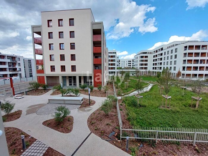 Appartement à louer - Saint-Fons - 3 pièces - 2 chambres