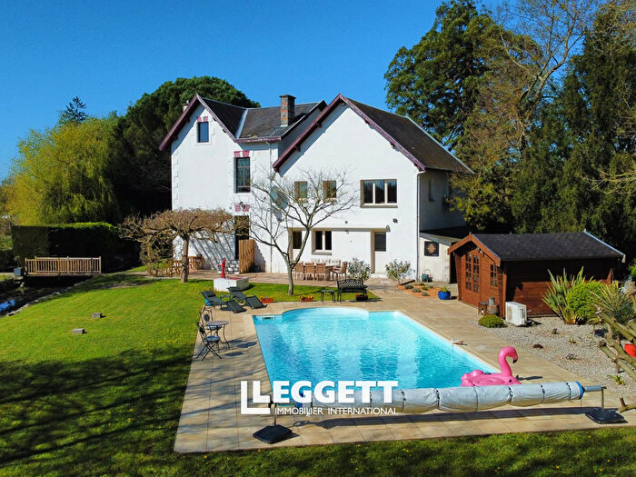 Maison à vendre - Brioux-sur-Boutonne - 7 pièces - 5 chambres