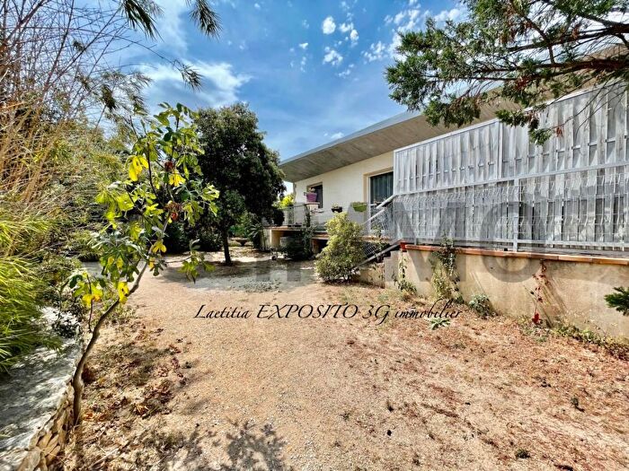 Maison à vendre - Laudun-lArdoise - 7 pièces - 5 chambres