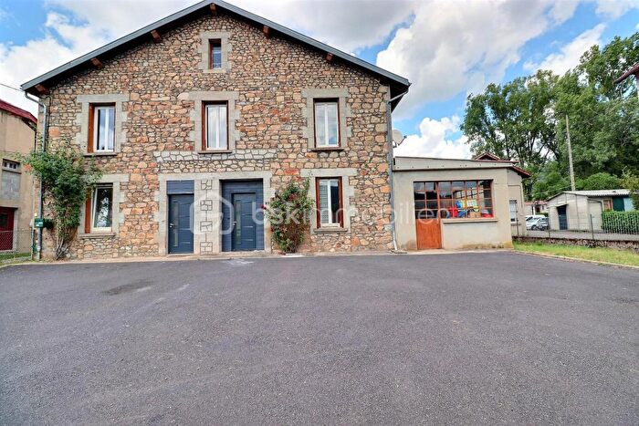 Maison à vendre - Chabreloche - 9 pièces - 7 chambres