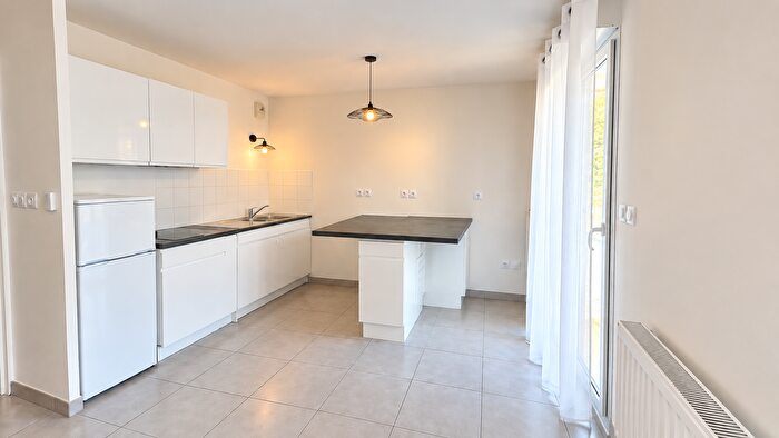 Décines-Charpieu, Berthaudière : Appartement 2 pièces à louer