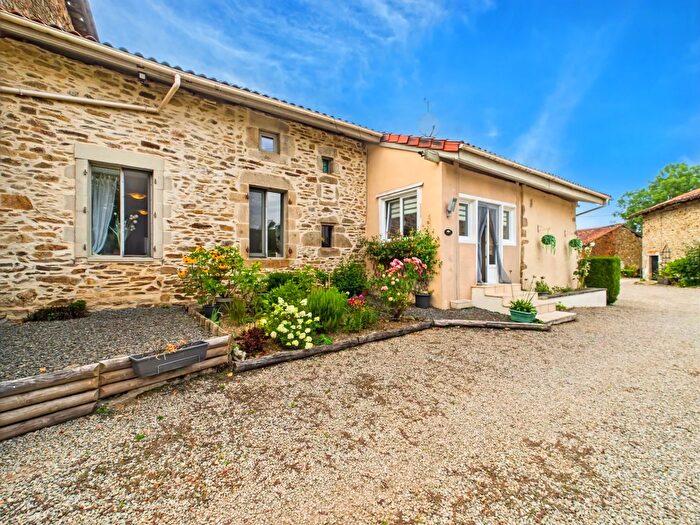 Maison à vendre - Cussac - 6 pièces - 3 chambres