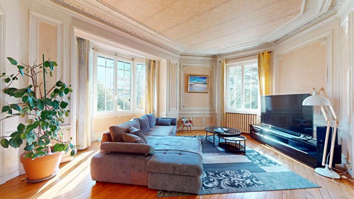 Maison à vendre - Millau, République, Beauregard, Cales - 13 pièces - 7 chambres