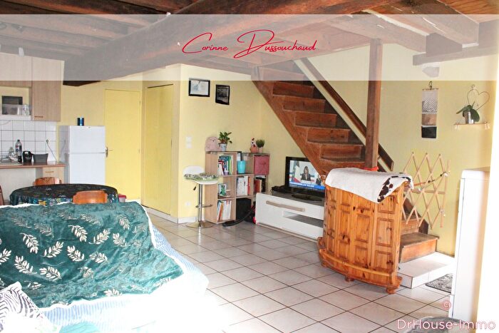 Maison à vendre - Chabanais - 4 pièces - 3 chambres