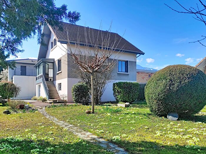 Maison à vendre - Poisat - 6 pièces - 4 chambres