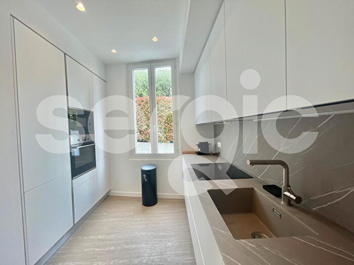 Appartement à louer - Le Cannet, Haut Cannet - 2 pièces - 1 chambre