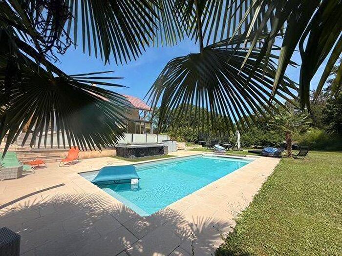 Maison à louer - Chevry - 4 pièces - 3 chambres