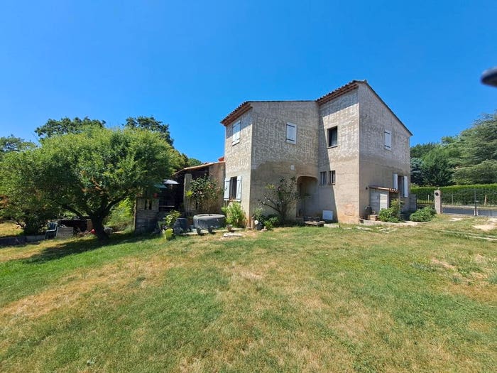 La Bastide-des-Jourdans : Maison 8 pièces à vendre