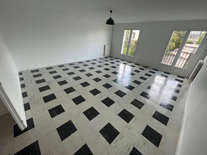 Appartement à louer - Notre Dame, Versailles - 5 pièces - 4 chambres