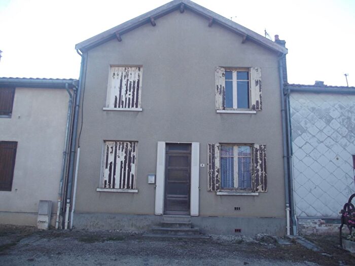 Maison 5 pièces à Hampigny, à vendre