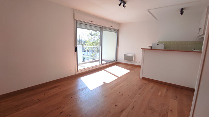 Orléans, La Madeleine, Saint-Laurent : Appartement 2 pièces à louer