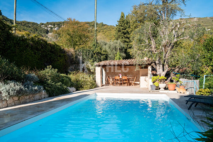 Tourrettes-sur-Loup - Maison 5 pièces à vendre