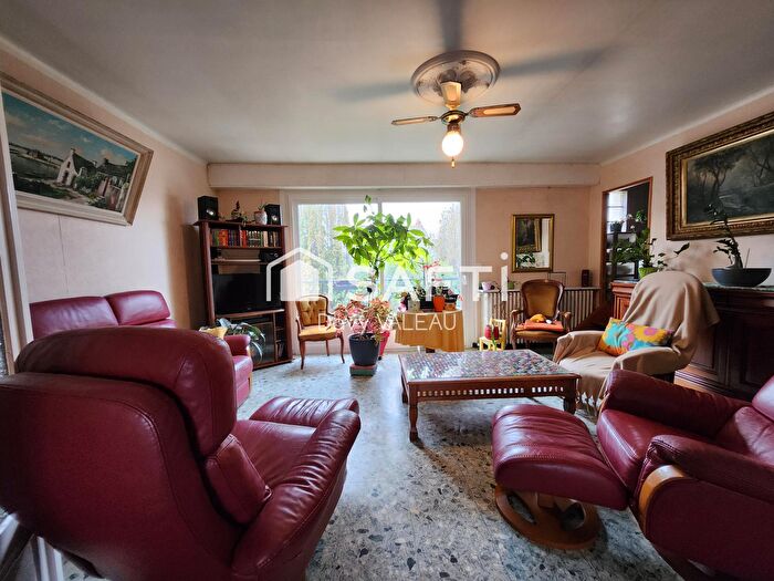 Maison à vendre - La Roche-sur-Yon, Le Bourg sous la Roche - 7 pièces - 6 chambres