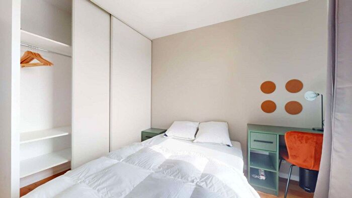 Appartement à louer - République-Gare-Porte de Paris, Saint-Denis - 1 pièce