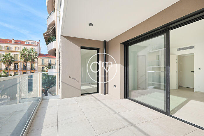 Appartement à vendre - Hyères, Centre-ville - 4 pièces - 3 chambres