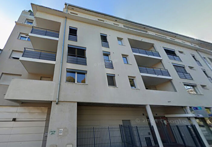 Appartement à louer - Décines-Charpieu, Centre-ville - 2 pièces - 1 chambre