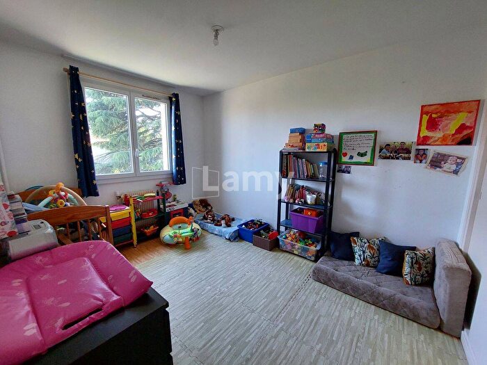 Appartement 3 pièces à Limas, à louer