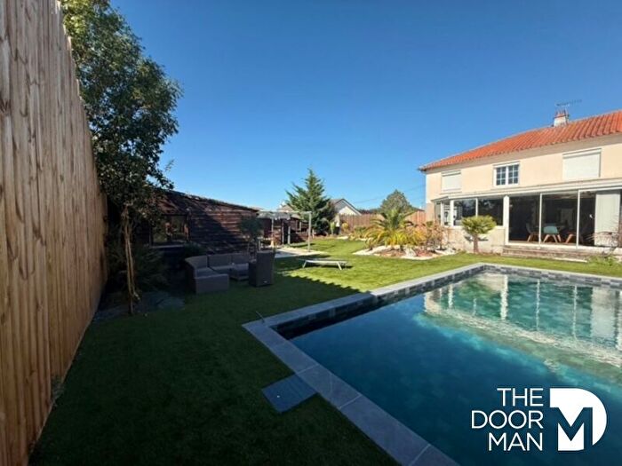 Maison à vendre - Niort - 6 pièces - 6 chambres