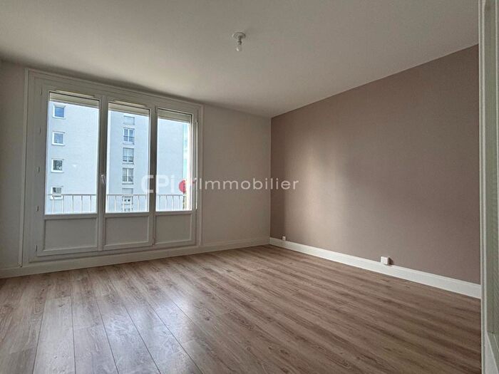 Appartement à louer - Quartiers Nord-Ouest, Villejean - 4 pièces - 3 chambres