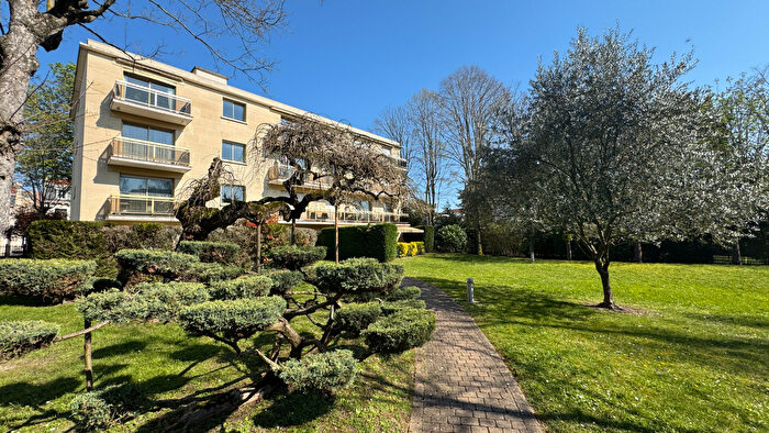 Appartement à vendre - Enghien-les-Bains - 2 pièces - 1 chambre