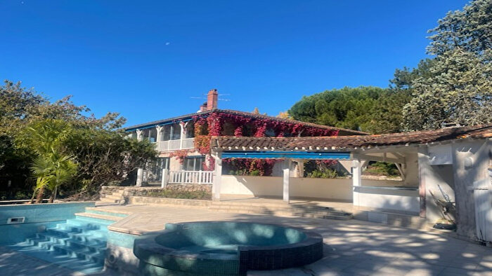 Maison 7 pièces à Pujols, à vendre