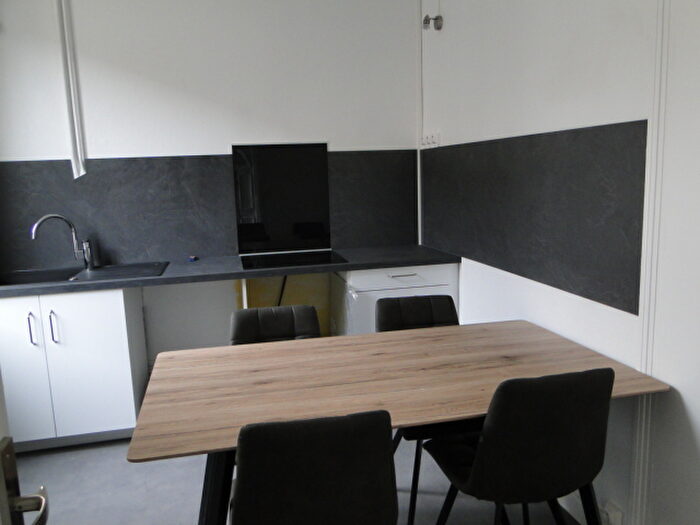 Appartement à louer - Clermont-Ferrand, Delille, Cathédrale, La Gare - 3 pièces - 2 chambres