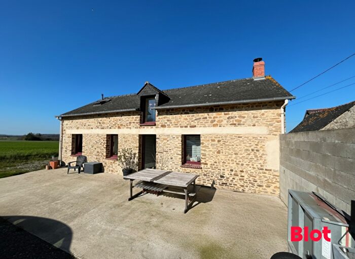 Maison à vendre - Ercé-en-Lamée - 4 pièces - 3 chambres