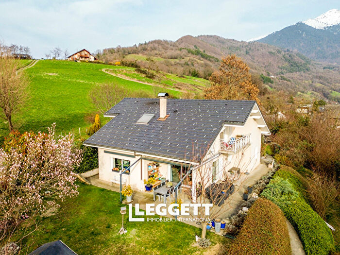 Maison à vendre - Aiton - 6 pièces - 3 chambres