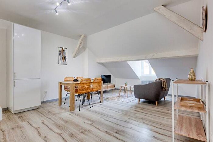 Appartement à louer - Ville Basse-Centre, Montereau-Fault-Yonne - 2 pièces - 1 chambre