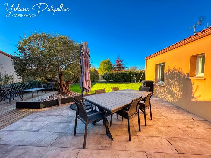 Maison à vendre - Saint-Georges-de-Montaigu - 6 pièces - 3 chambres