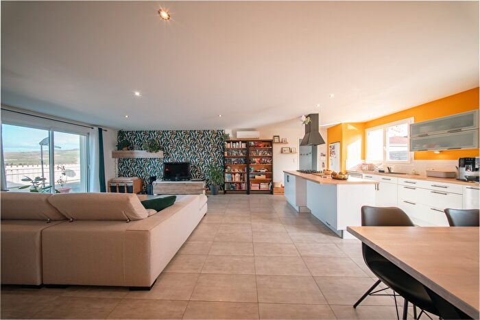 Maison à vendre - Vic-le-Comte - 5 pièces - 3 chambres