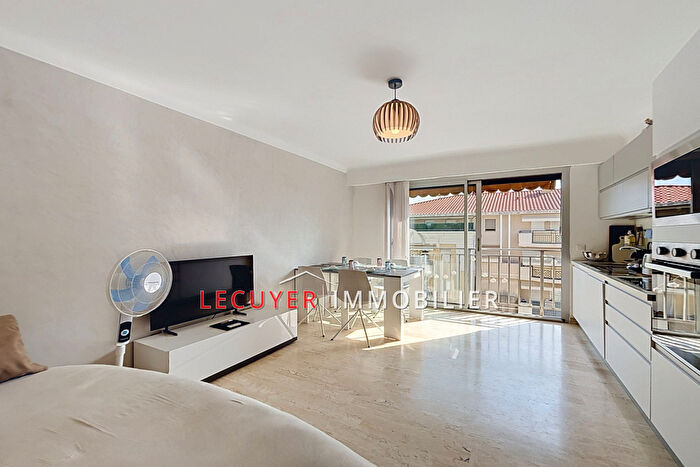 Appartement 3 pièces à louer à Vallauris, Golfe Juan, Vieux Port