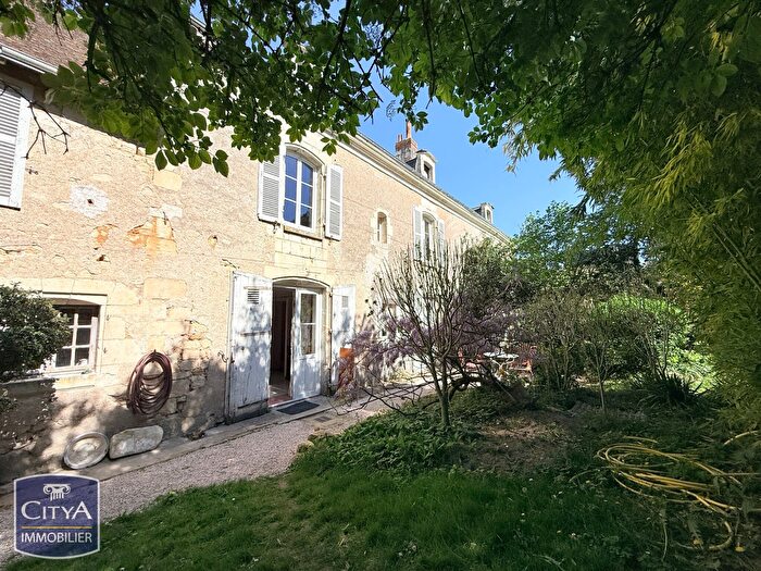 Maison 8 pièces à Lîle-Bouchard, à vendre