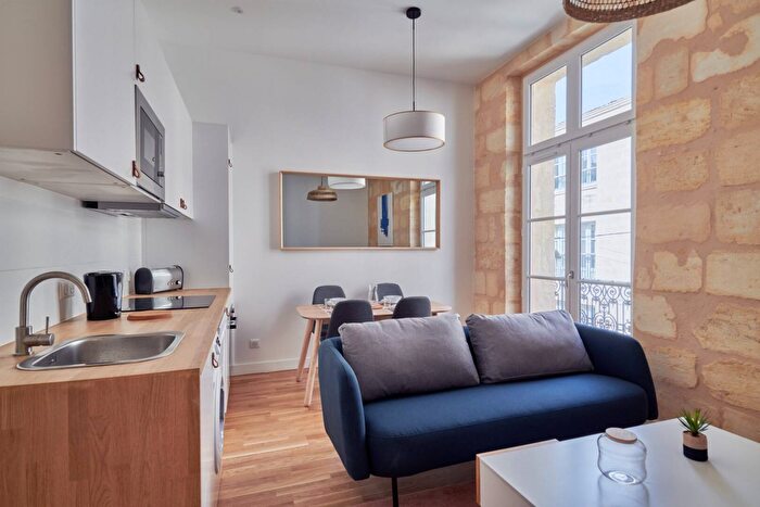 Appartement à louer - Bordeaux - 3 pièces - 2 chambres