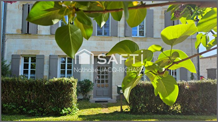Maison à vendre - Eynesse - 6 pièces - 4 chambres