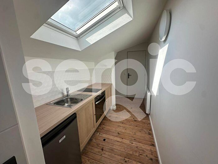 Appartement à louer - Centre Ville, Reims - 1 pièce