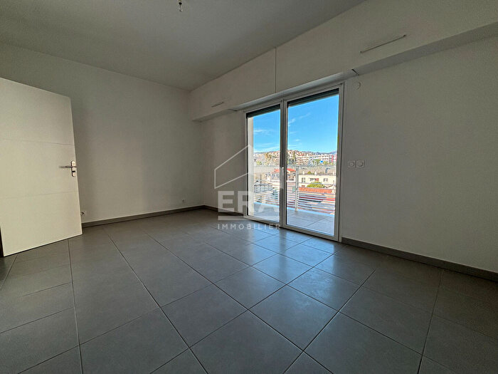 Appartement à vendre - Cagnes-sur-Mer, La Gare, Les Plans, Hippodrome - 1 pièce