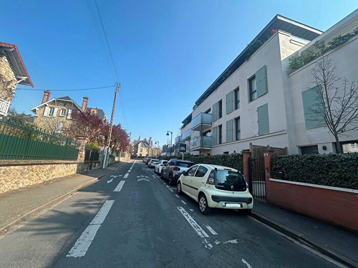 Appartement à louer - Rueil, Le Chesnay-Rocquencourt - 2 pièces - 1 chambre