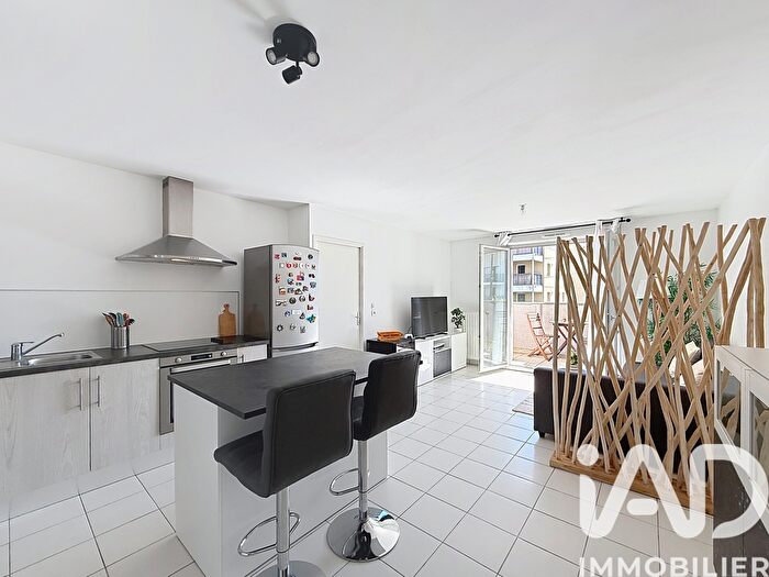Francheville, Bel-Air, La Plaine : Appartement 2 pièces à vendre