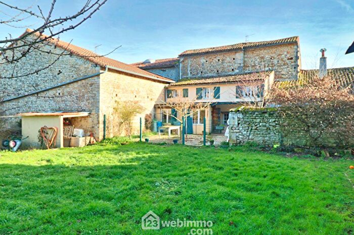 Maison à vendre - Couhé - 7 pièces - 4 chambres