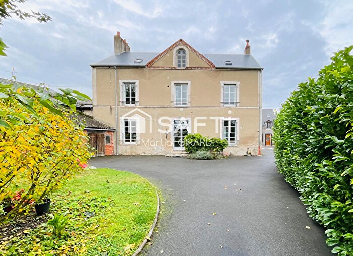 Maison à vendre - Mehun-sur-Yèvre - 6 pièces - 4 chambres