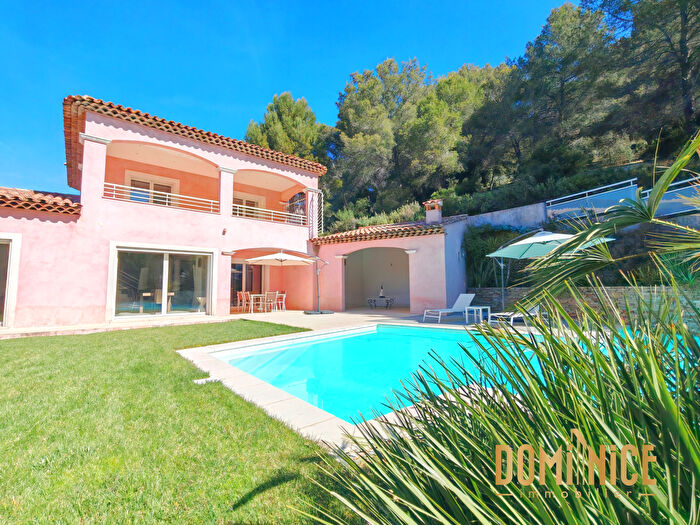Maison à vendre - Saint-Martin-du-Var - 5 pièces - 3 chambres