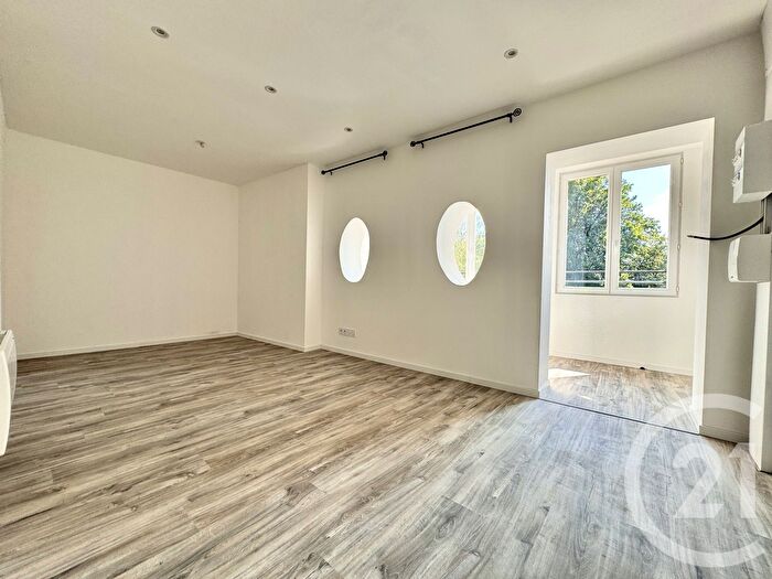 Appartement à louer - Sainte-Suzanne - 1 pièce