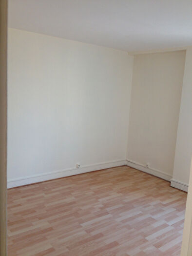 Appartement 3 pièces à louer à Presles