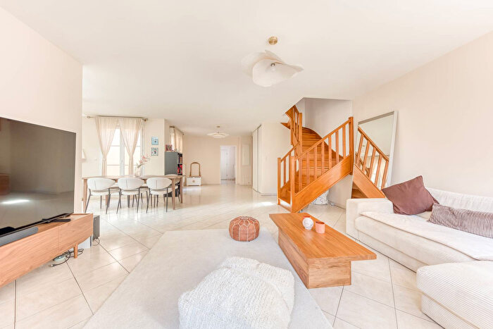 Maison à vendre - La Queue-en-Brie - 6 pièces - 4 chambres