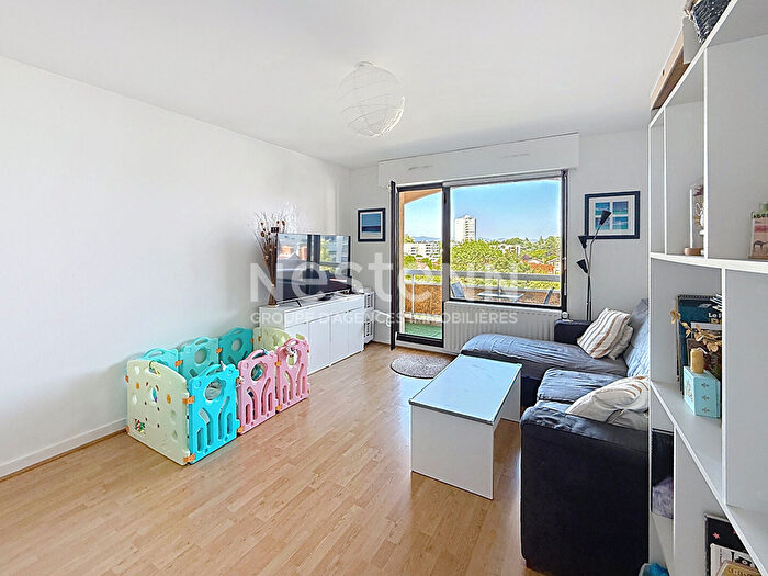 Appartement 2 pièces à Bron, Parilly Centre-ville, à vendre
