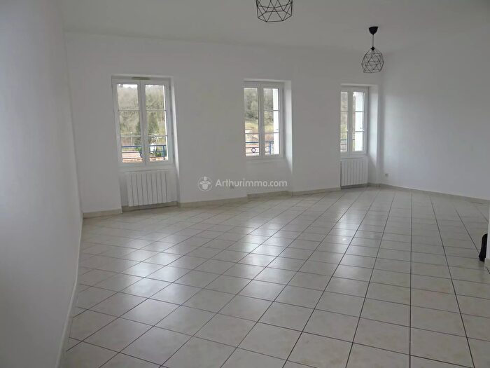 Appartement à louer - Châtonnay - 4 pièces - 3 chambres