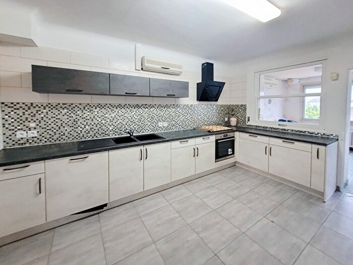 Maison à vendre - Châtellerault, Sud Ouest - 7 pièces - 4 chambres