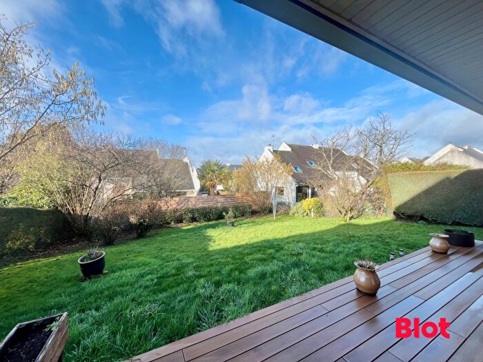 Maison à vendre - Quartiers Sud-Est, Cimetière de lEst - 5 pièces - 3 chambres